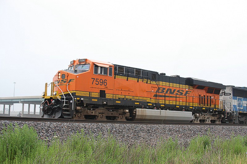 BNSF 7596